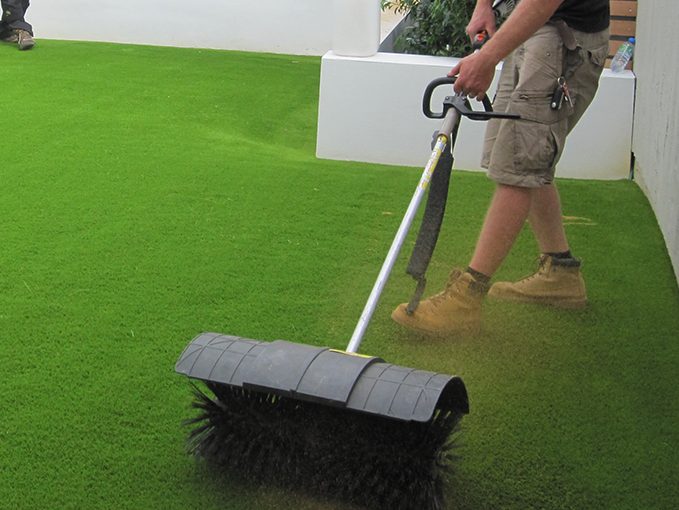 Fitting Equipment | iGRASS | Artificial Grass for the Trade